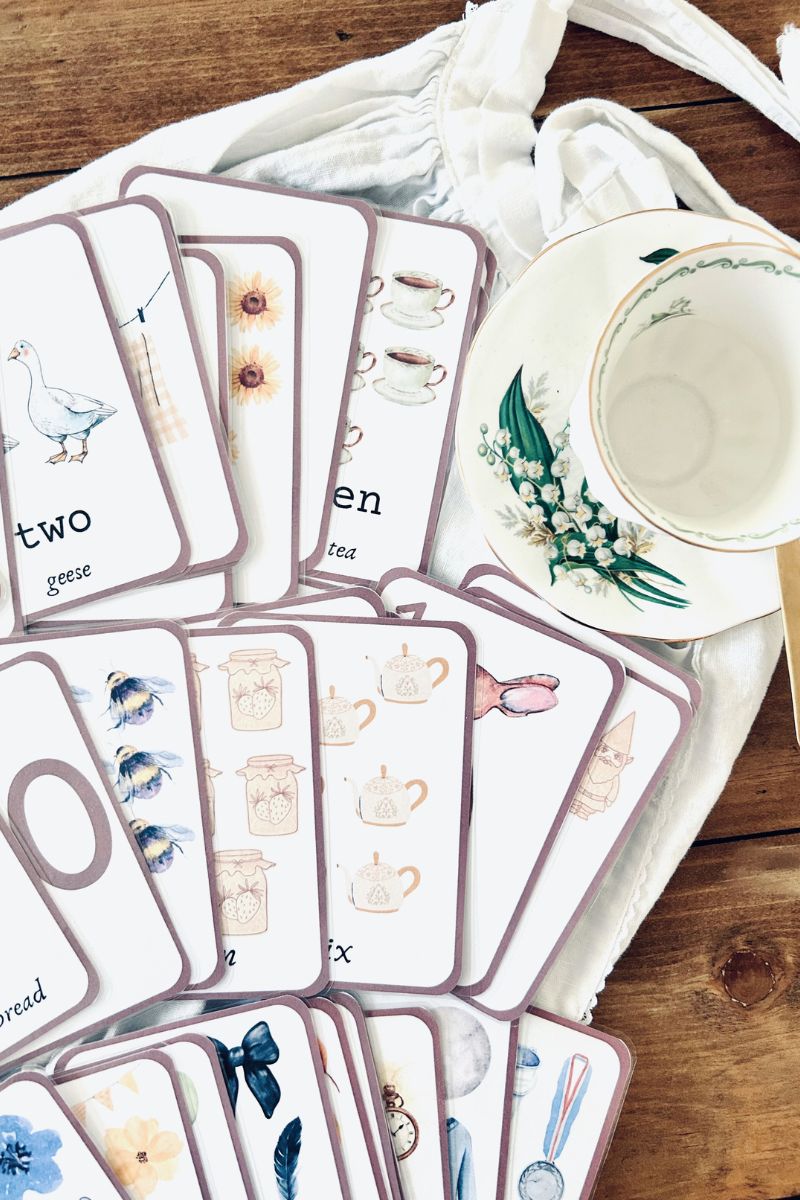 Cozy Cottage: Number and Color Flashcards - Rejoice About
